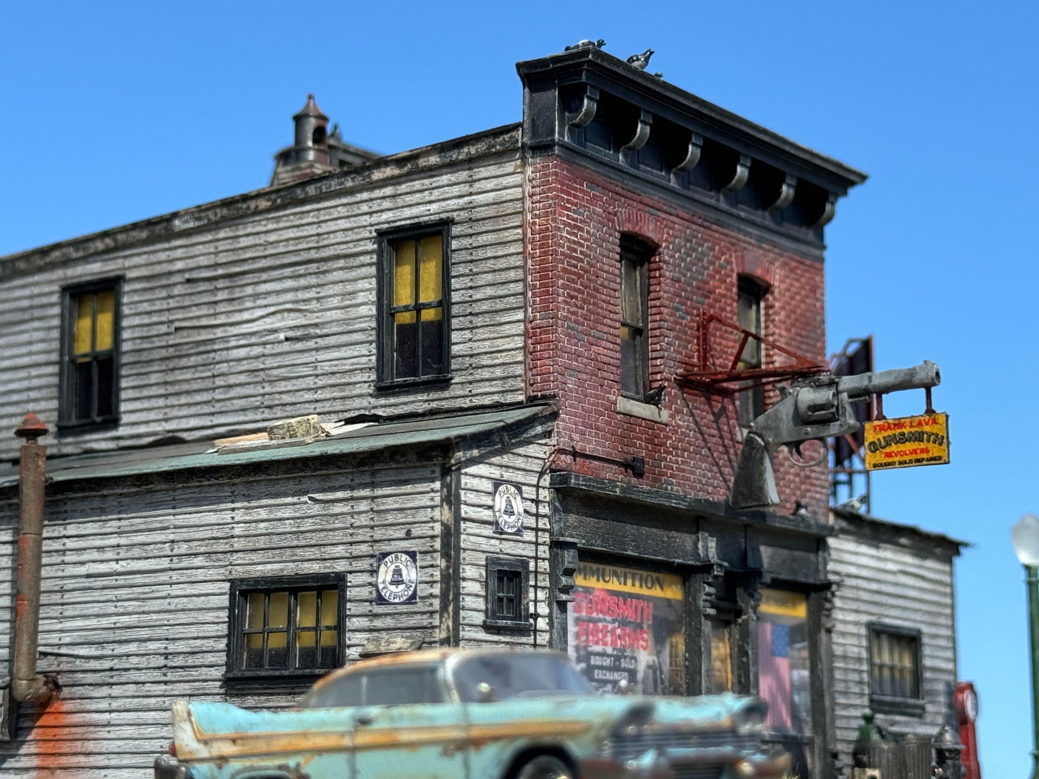 HO Scale Building HO Scale "FREEDOM FIREARMS" Gun Shop Building Flat ...